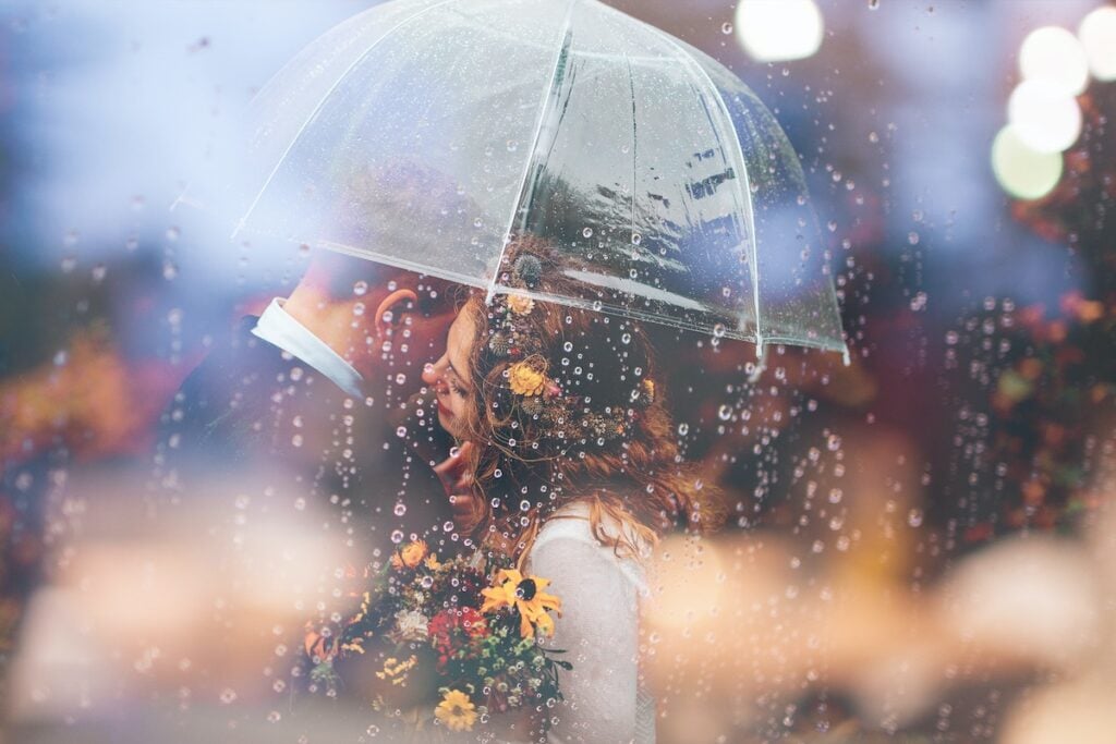 Feeling Judged by Women? Best Strategies to Build Confidence and ...